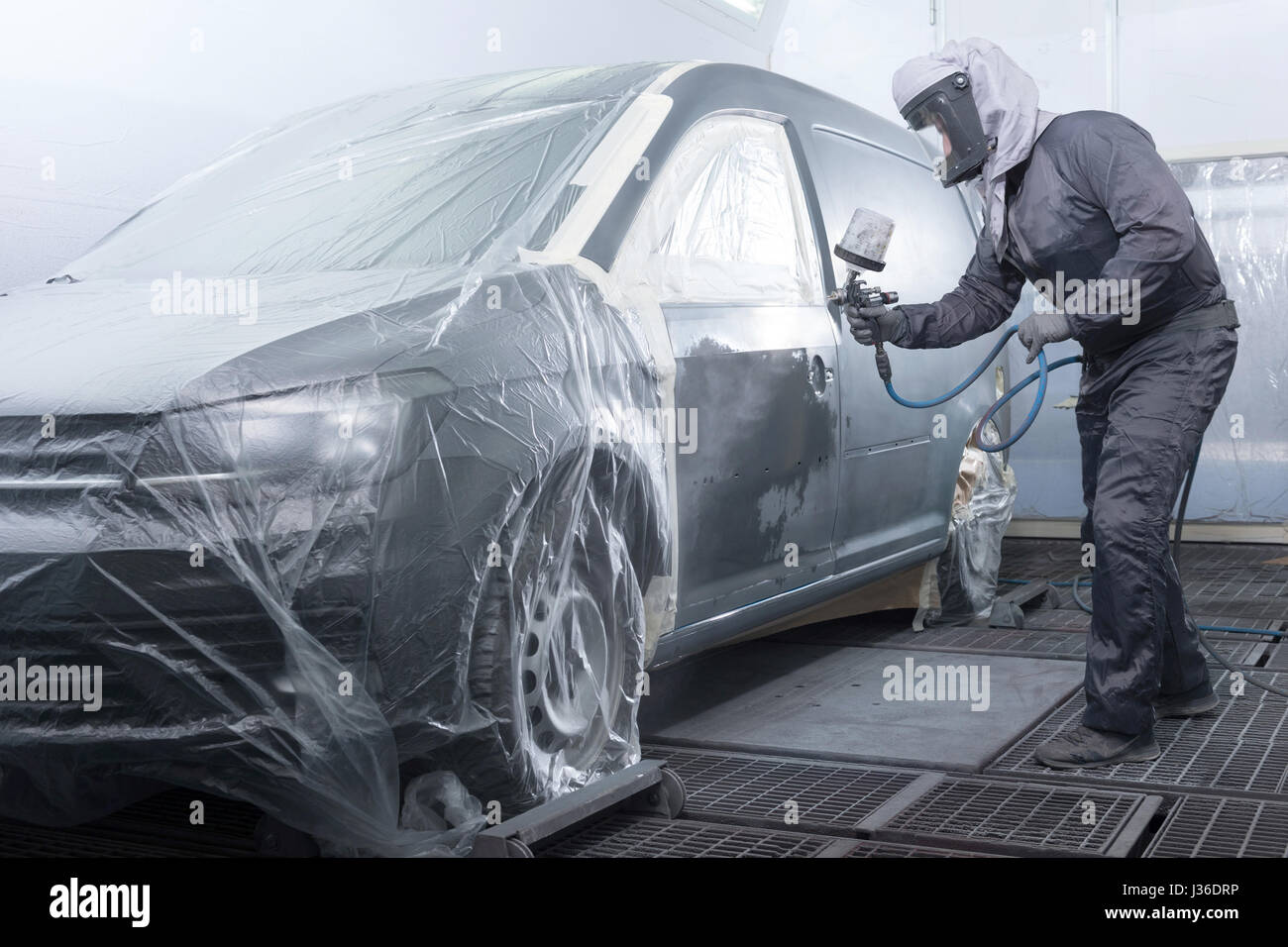 Car assembly line painting hi-res stock photography and images - Alamy