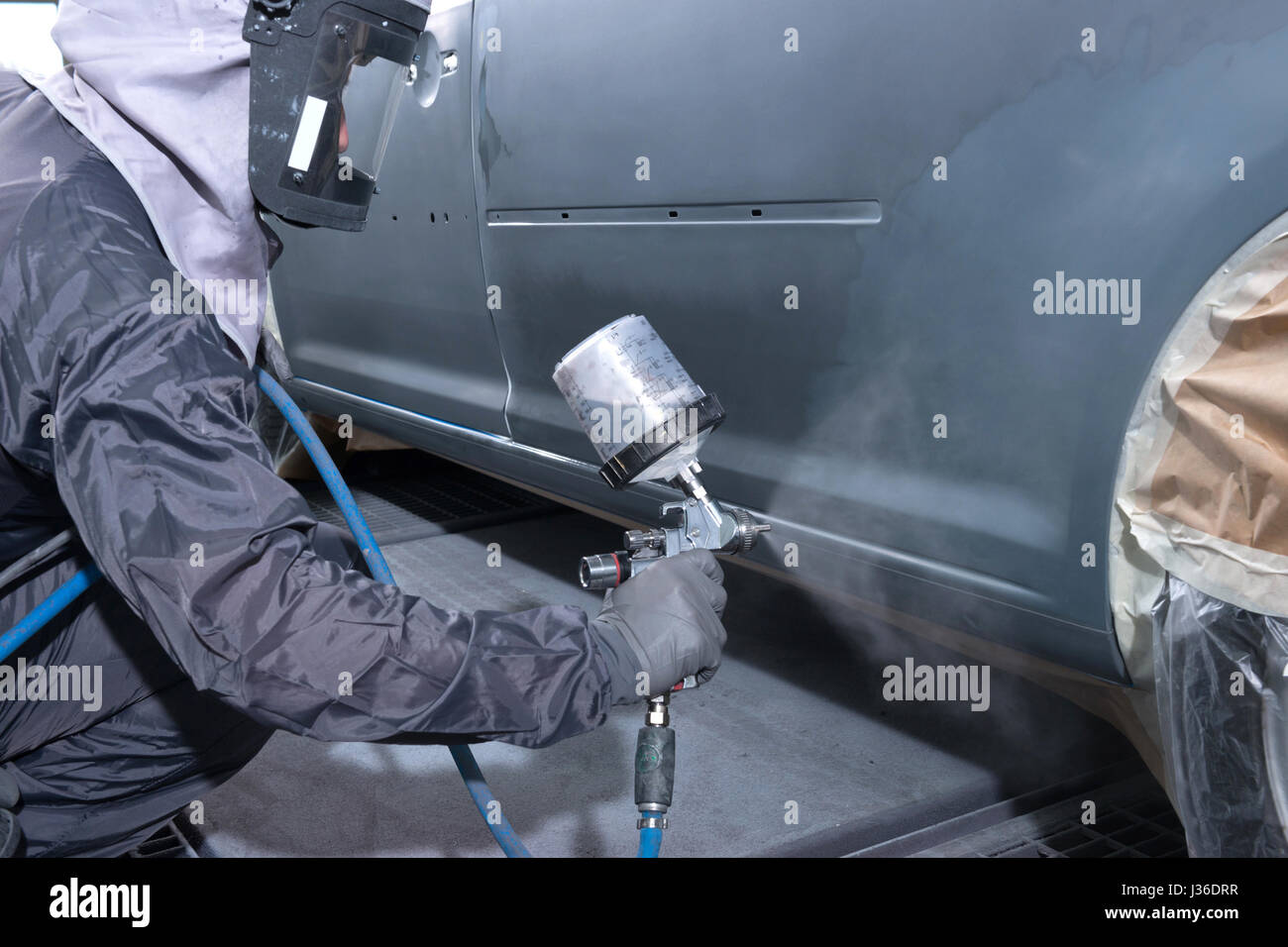 Car assembly line painting hi-res stock photography and images - Alamy