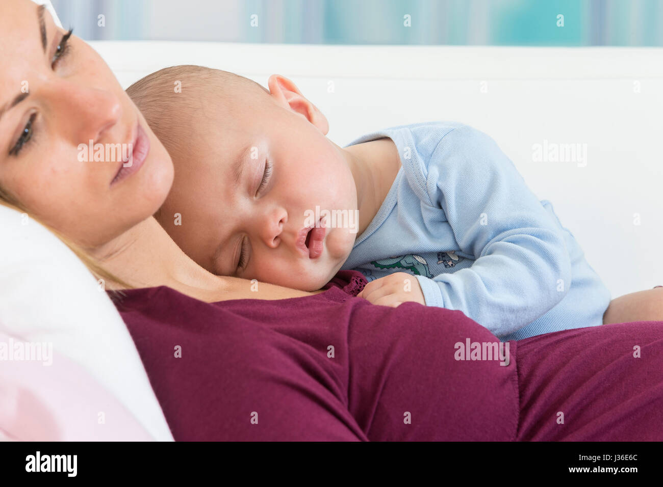 Spaced out people hi-res stock photography and images - Alamy