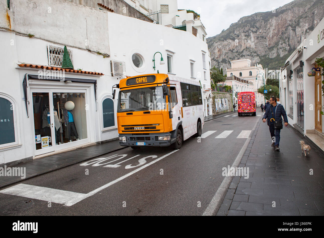Mini bus top view hi-res stock photography and images - Alamy