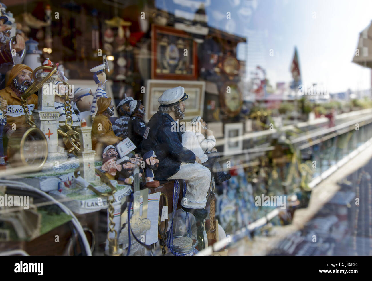 Nautical and maritime objects and antiques for sale in shop window ...