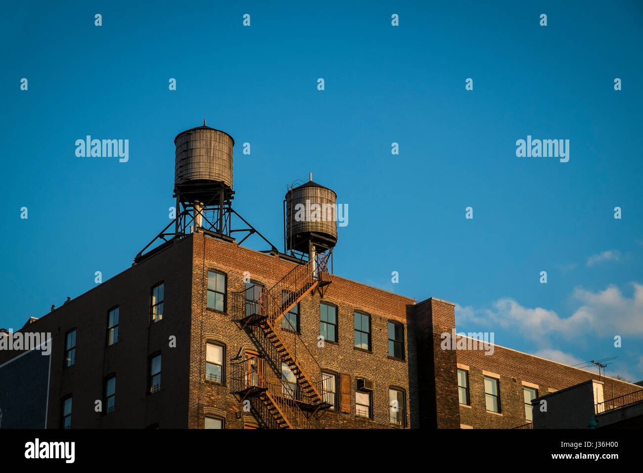 Red brick factory on the water hi-res stock photography and images - Alamy