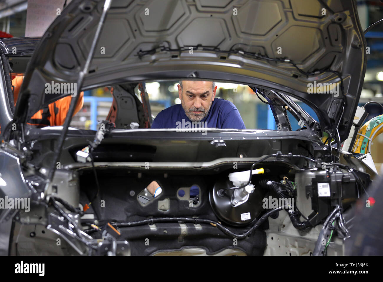 Car Factory Worker High Resolution Stock Photography and Images - Alamy