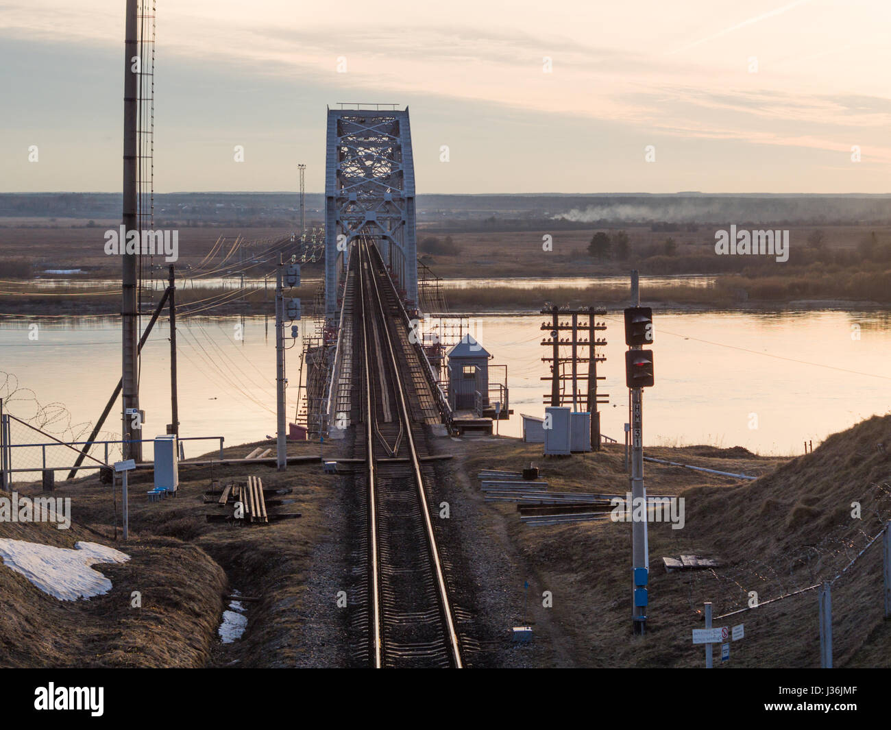 Railway bridge over the river Stock Photo - Alamy