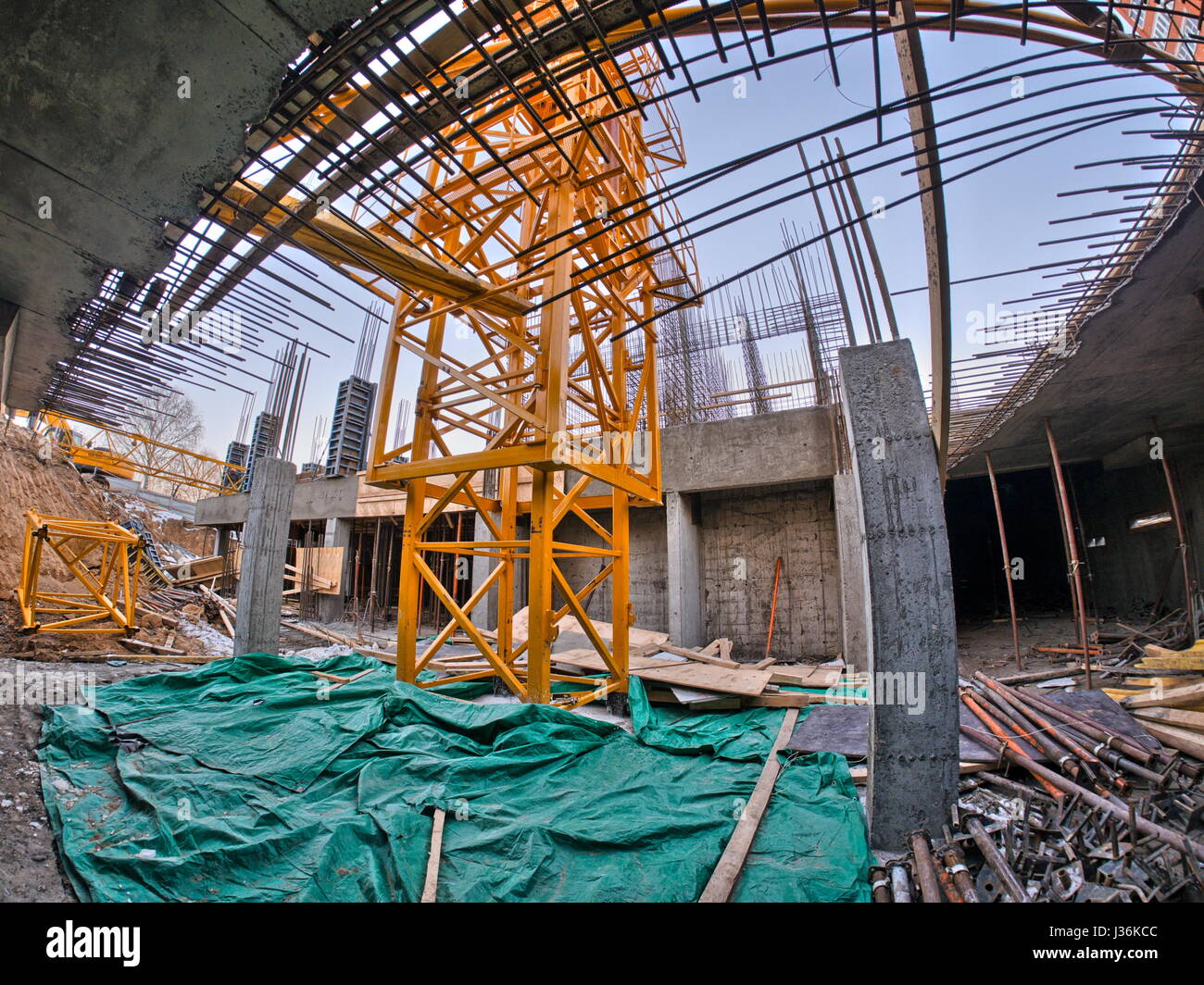Concrete building core crane hi-res stock photography and images - Alamy