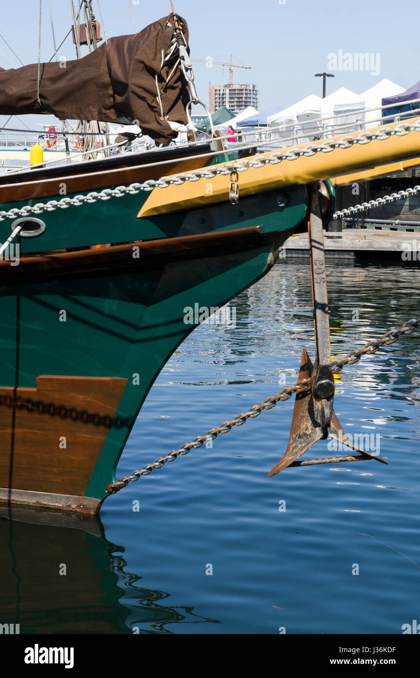 Bow end of antique sail boat at Victoria Classic Boat show Stock Photo ...