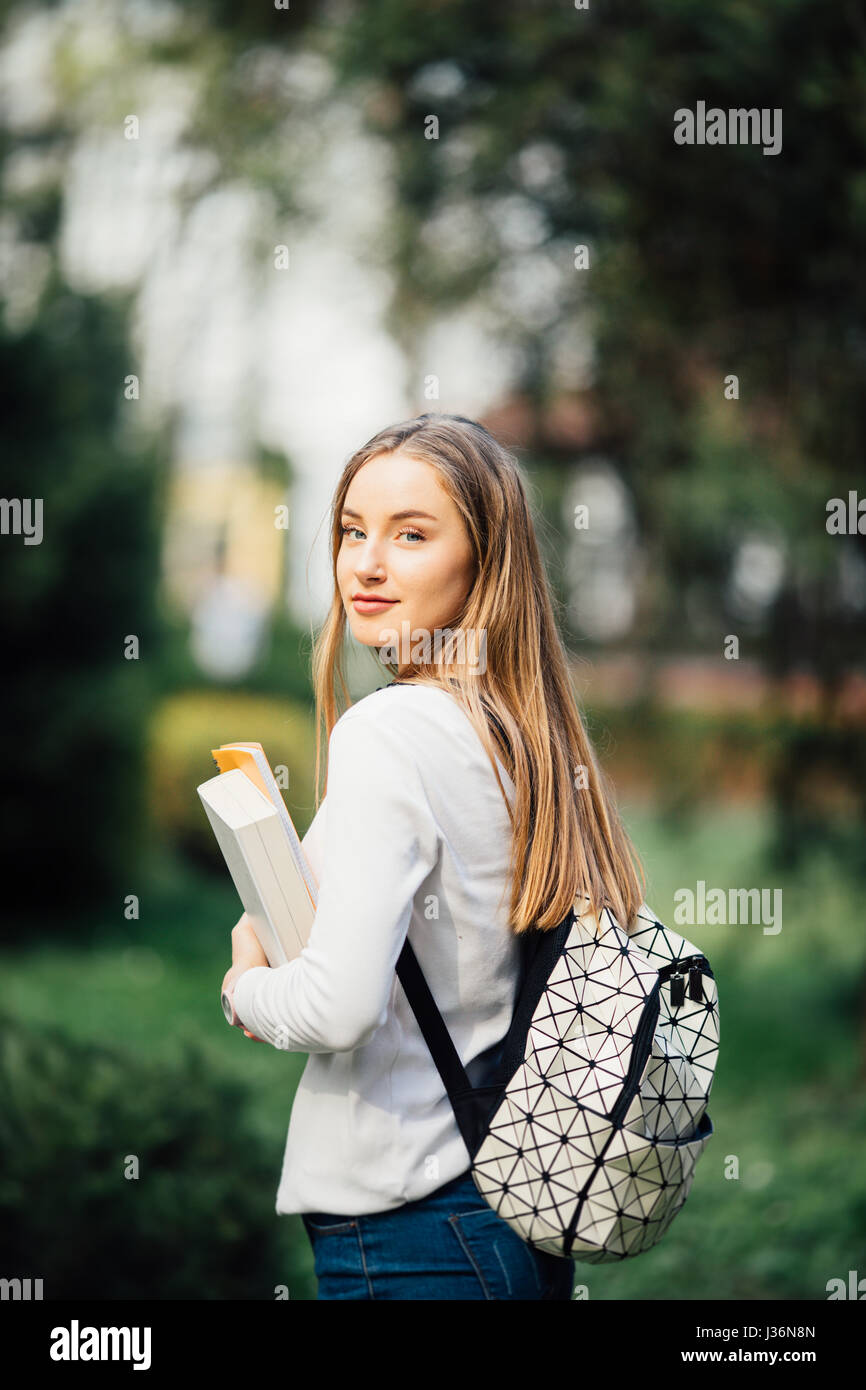 Outdoors portrait beautiful tanned teen hi-res stock photography and ... Outdoors portrait beautiful tanned teen hi-res stock photography and ...