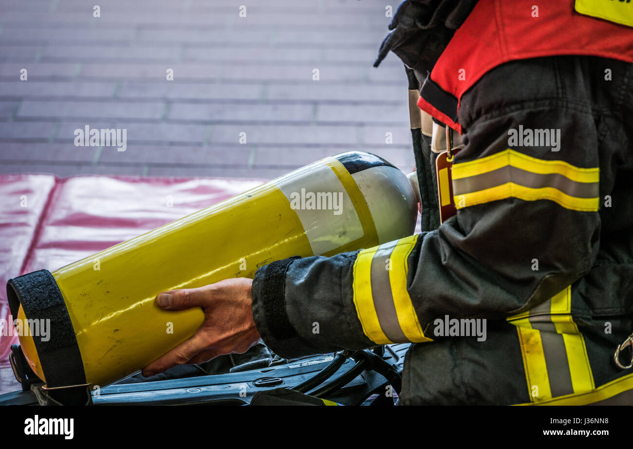 Fireman oxygen tank hi-res stock photography and images - Alamy