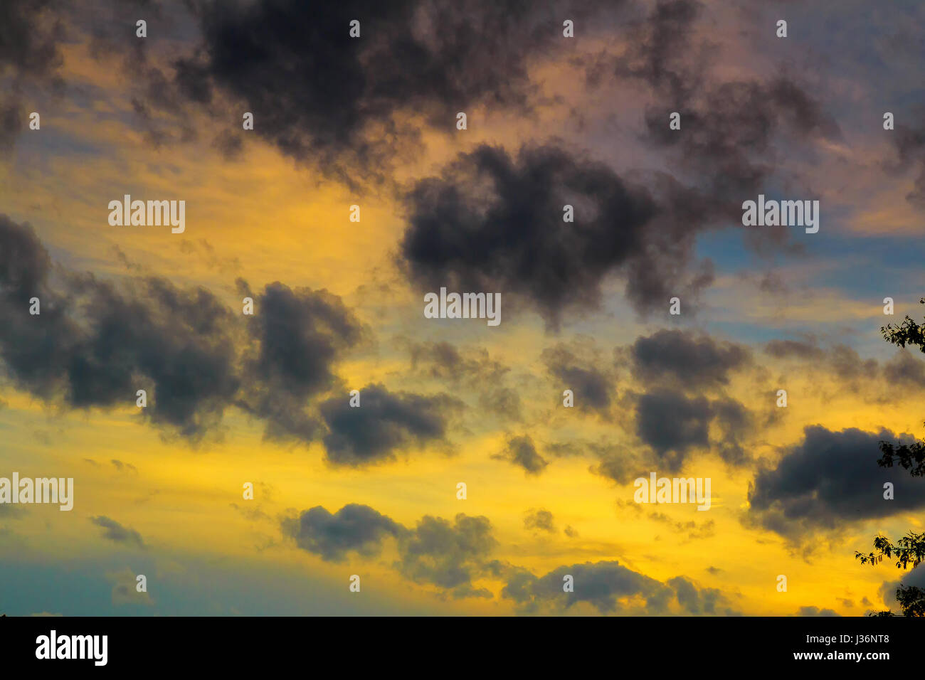 Colorful clouds down setting hi-res stock photography and images - Alamy