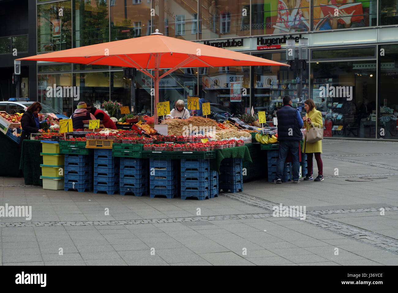 Market Stall selling fruit Stock Photo - Alamy
