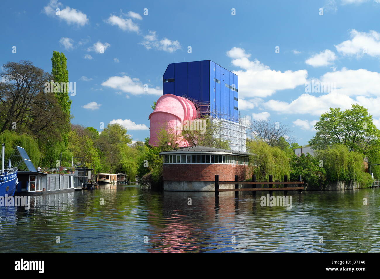 Wave machine hi-res stock photography and images - Alamy