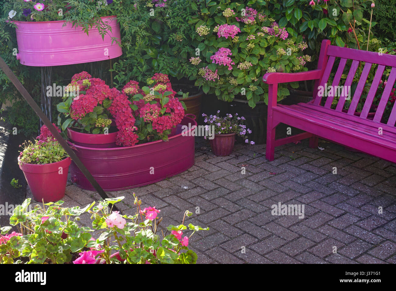 Garden bench and patio hi-res stock photography and images - Alamy