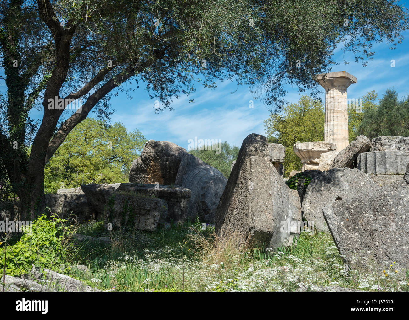 Fallen column drums hi-res stock photography and images - Alamy