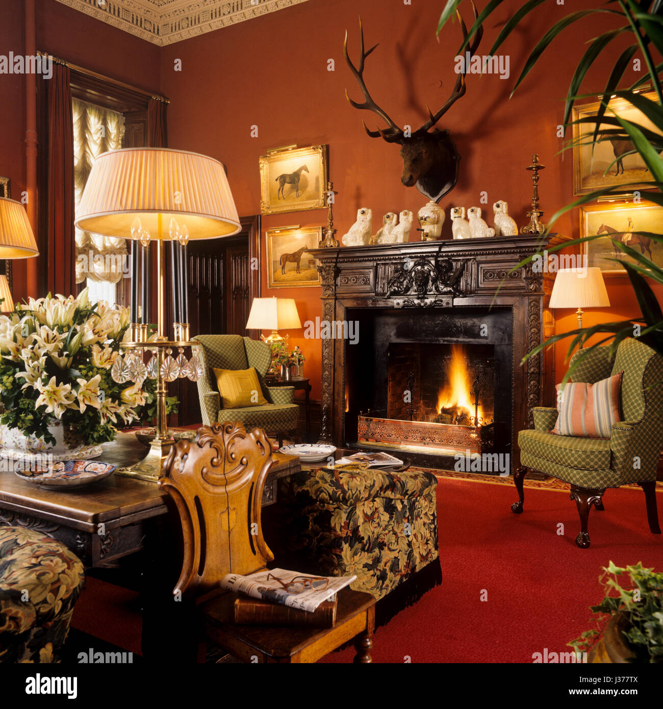 Victorian style living room Stock Photo - Alamy