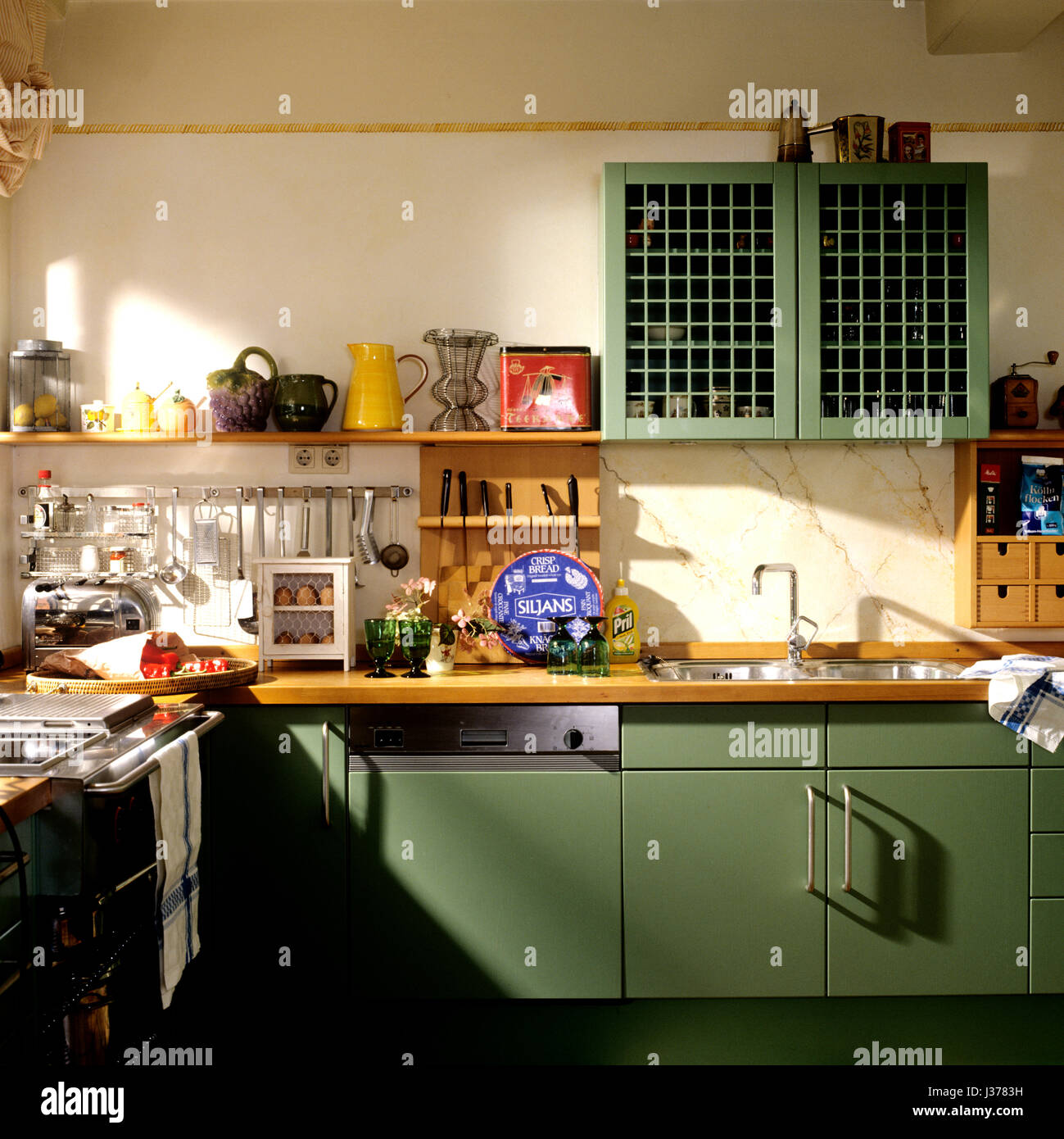 Retro style kitchen Stock Photo - Alamy