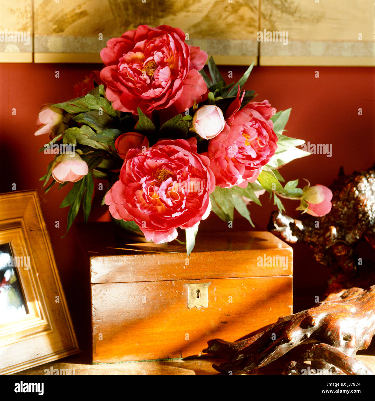 Light box displays hi-res stock photography and images - Alamy