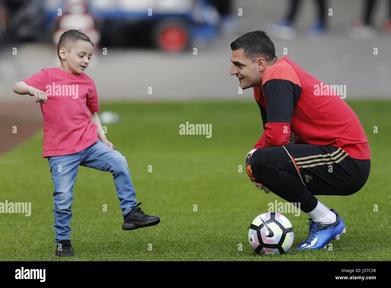 BRADLEY LOWREY VITO MANNONE SUNDERLAND V SUNDERLAND V MANCHESTER UNITED STADIUM OF LIGHT ...