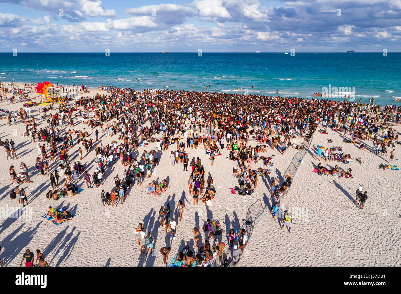 Boy and girl ocean african american hi-res stock photography and images ...