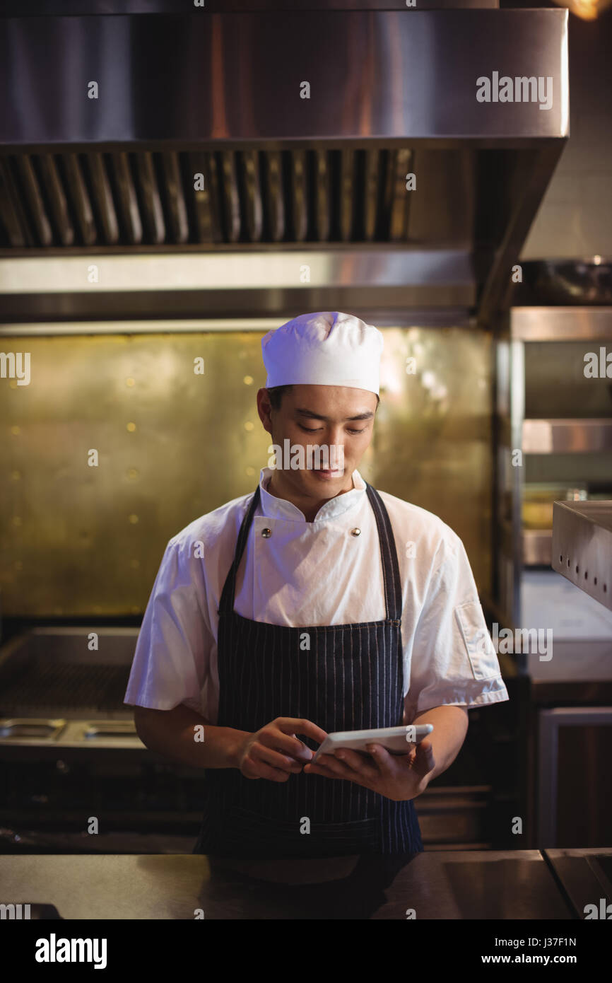 Commercial kitchen screen hi-res stock photography and images - Alamy