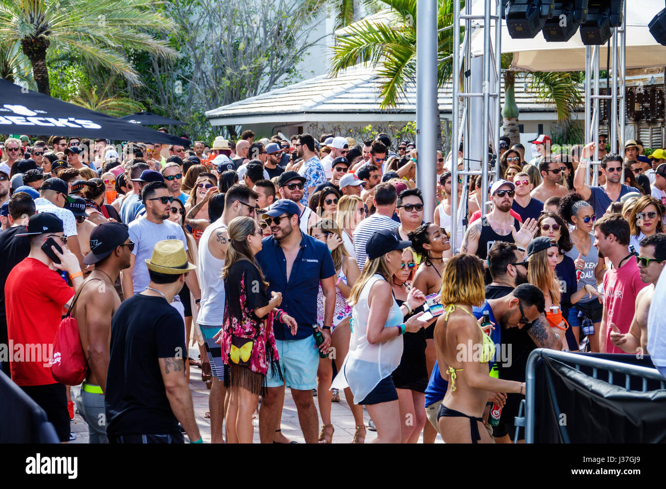 Women pool drinking hi-res stock photography and images - Alamy