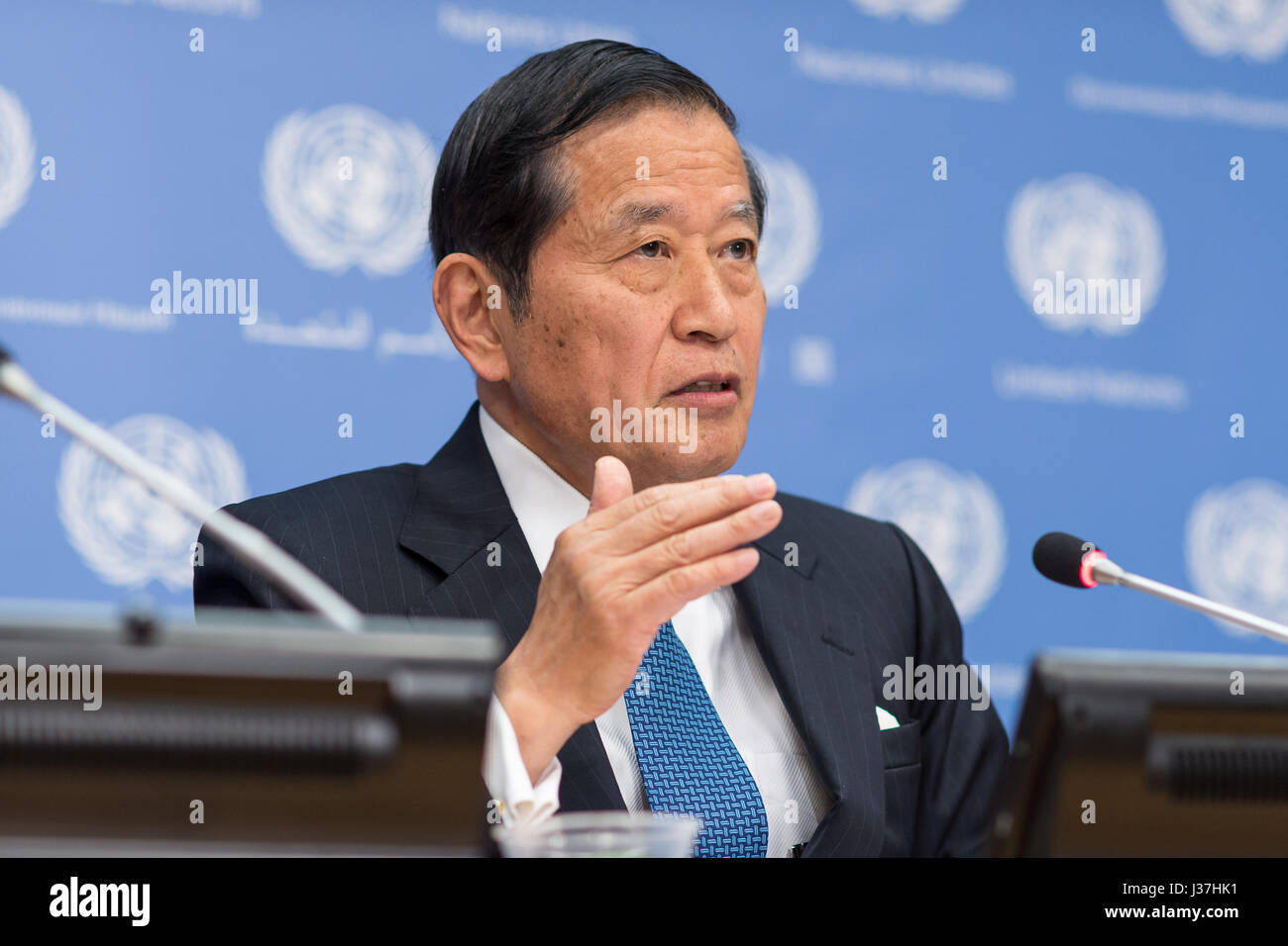 Yukio takasu hi-res stock photography and images - Alamy