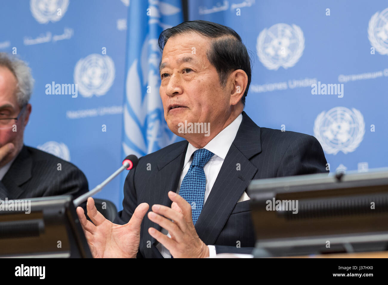 Yukio takasu hi-res stock photography and images - Alamy