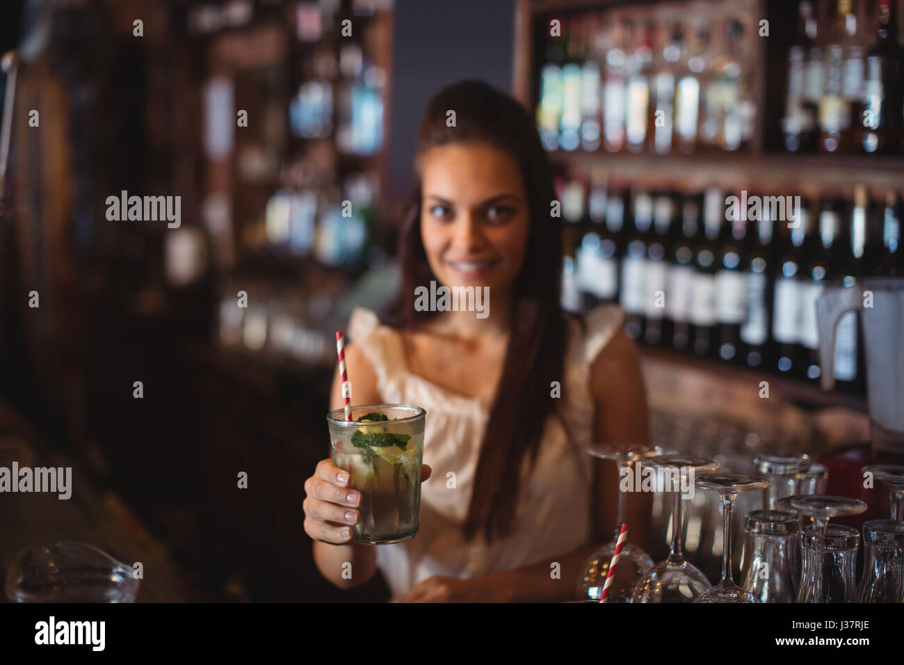 Bar tender 20's hi-res stock photography and images - Alamy
