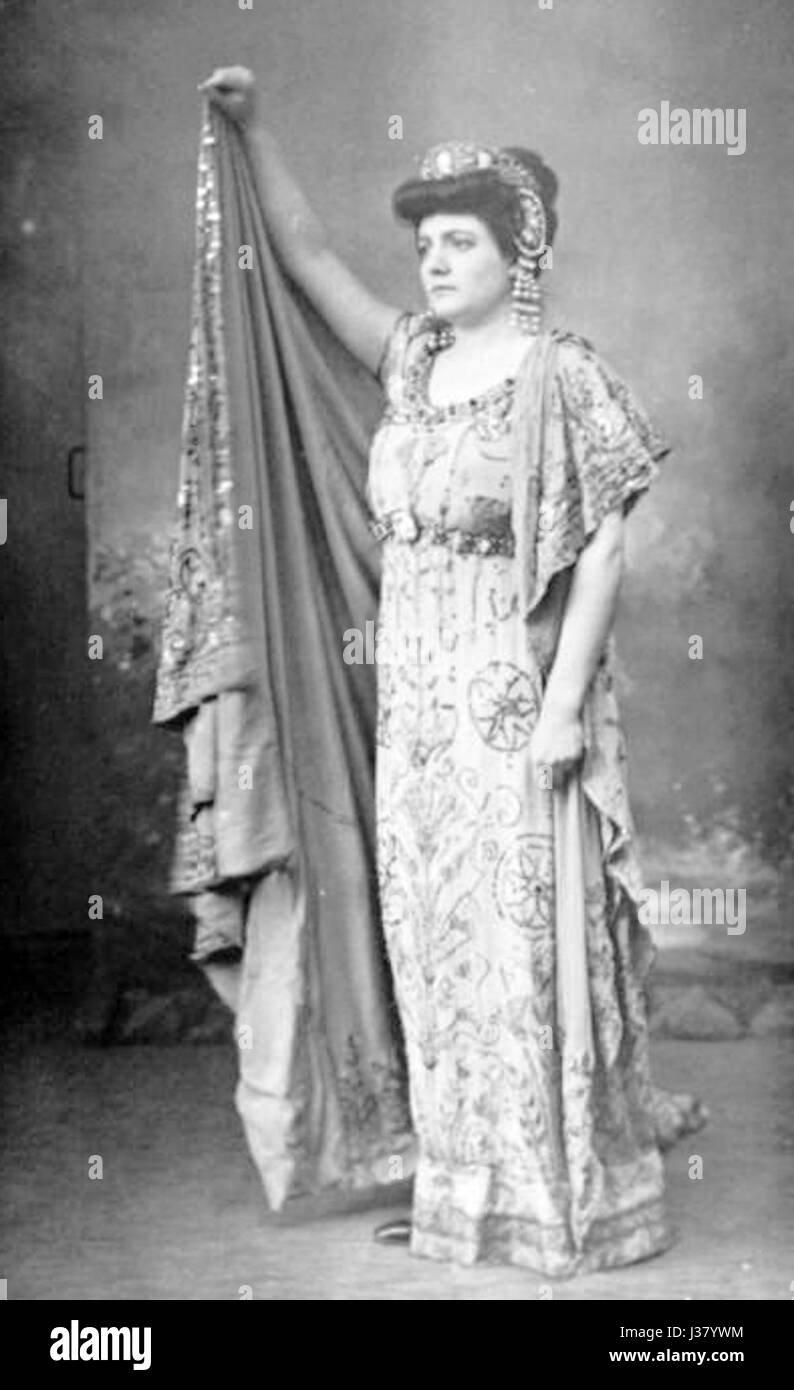 Claire Croiza in Isidore de Lara's Messaline Stock Photo - Alamy