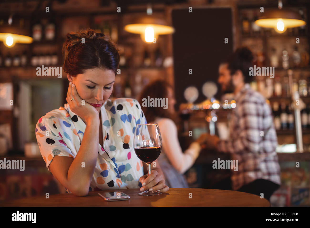 Woman ignoring man and bar hi-res stock photography and images - Alamy