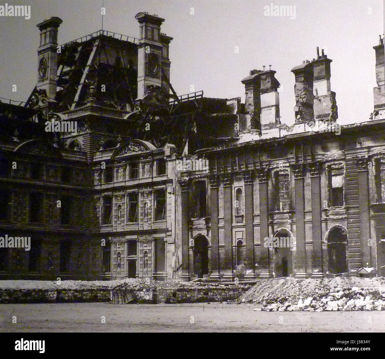 The 'Commune de Paris' was a revolutionary government formed in 1871 in ...