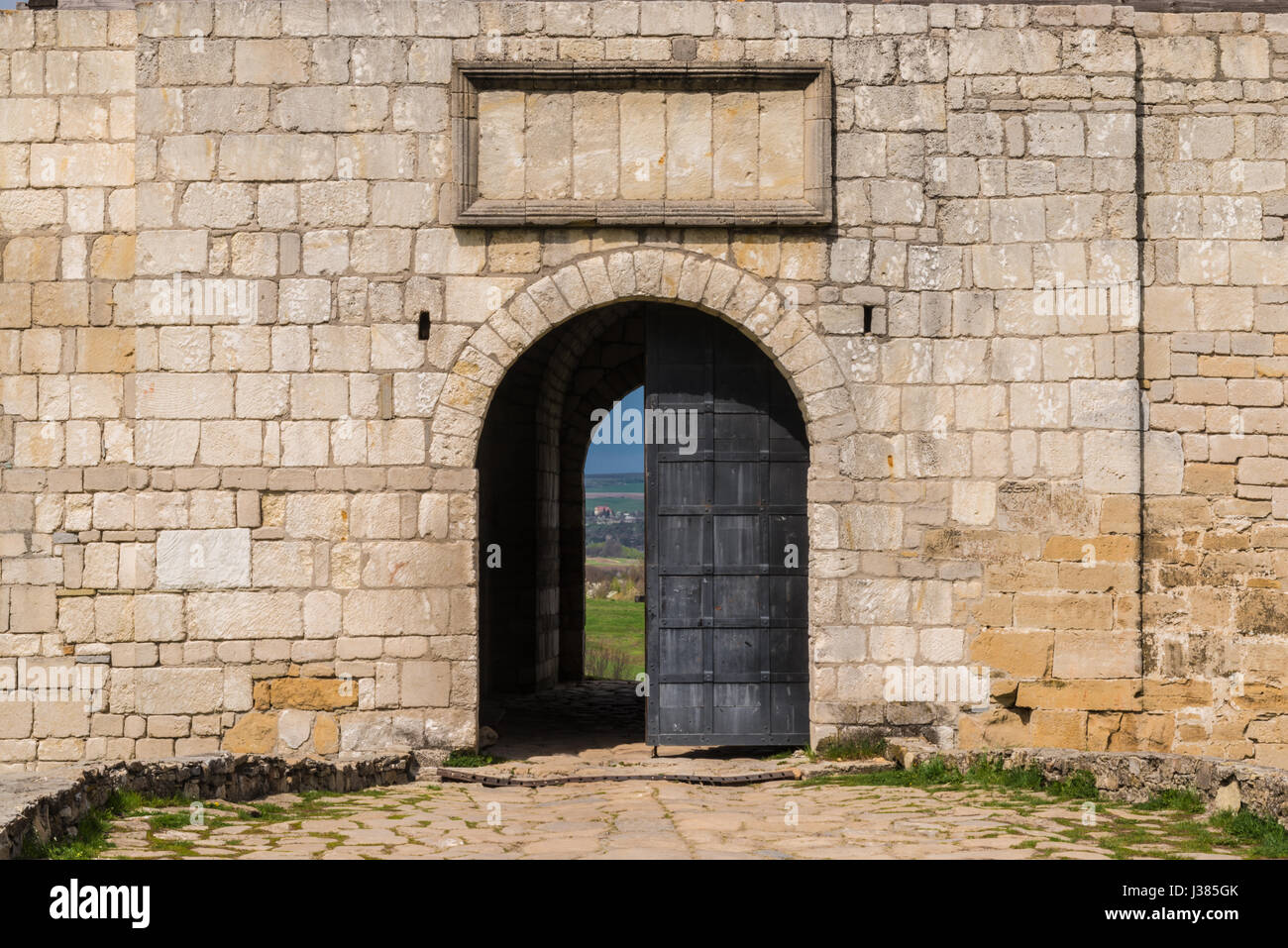 Entrance to the Hotyn castle. Open door Stock Photo - Alamy