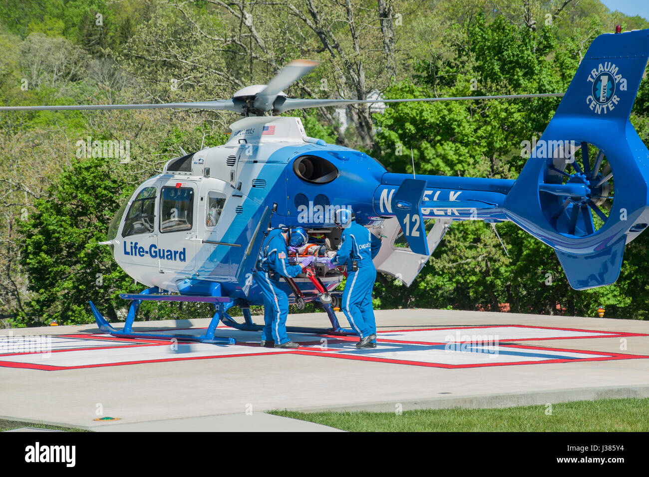 Critical care air transport team hi-res stock photography and images ...