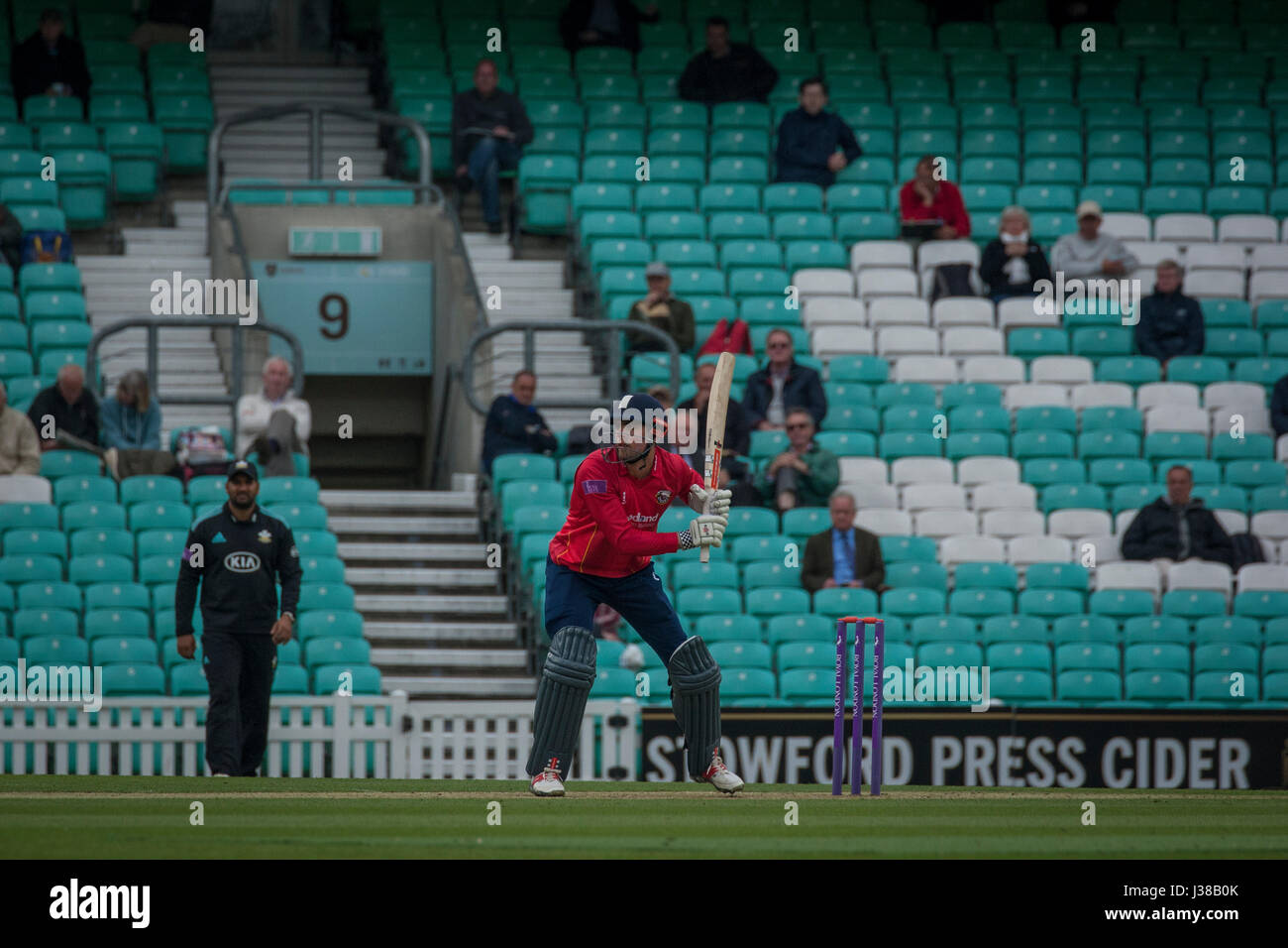 Former england test captain hi-res stock photography and images - Alamy