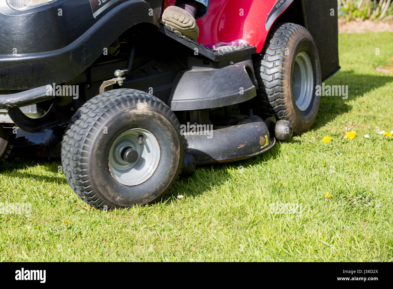 Mulching ride on mower hi-res stock photography and images - Alamy