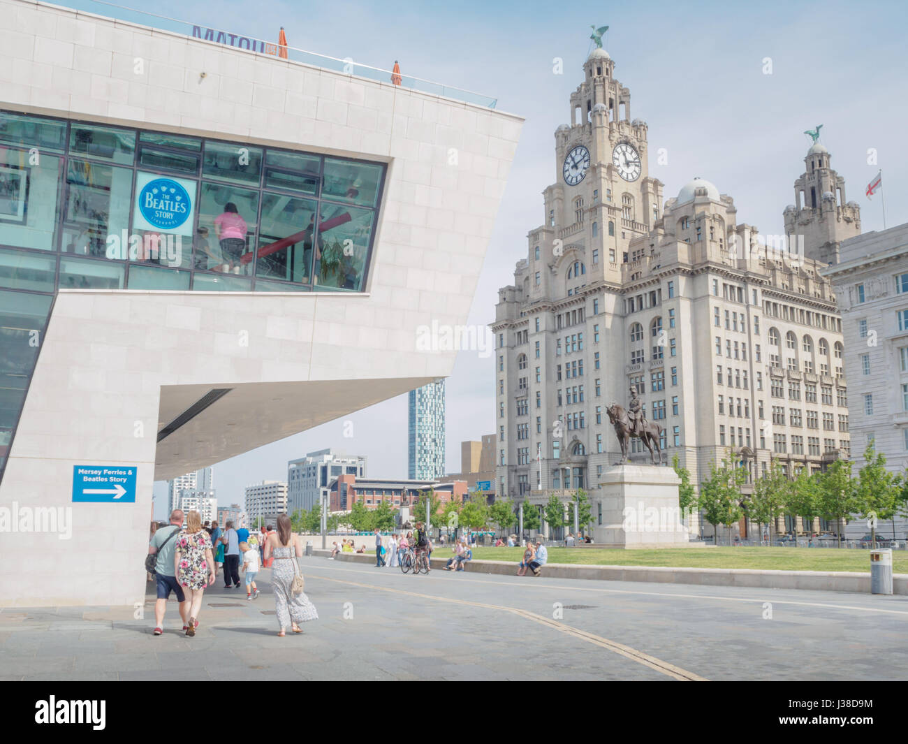 Liver birds pier head hi-res stock photography and images - Alamy