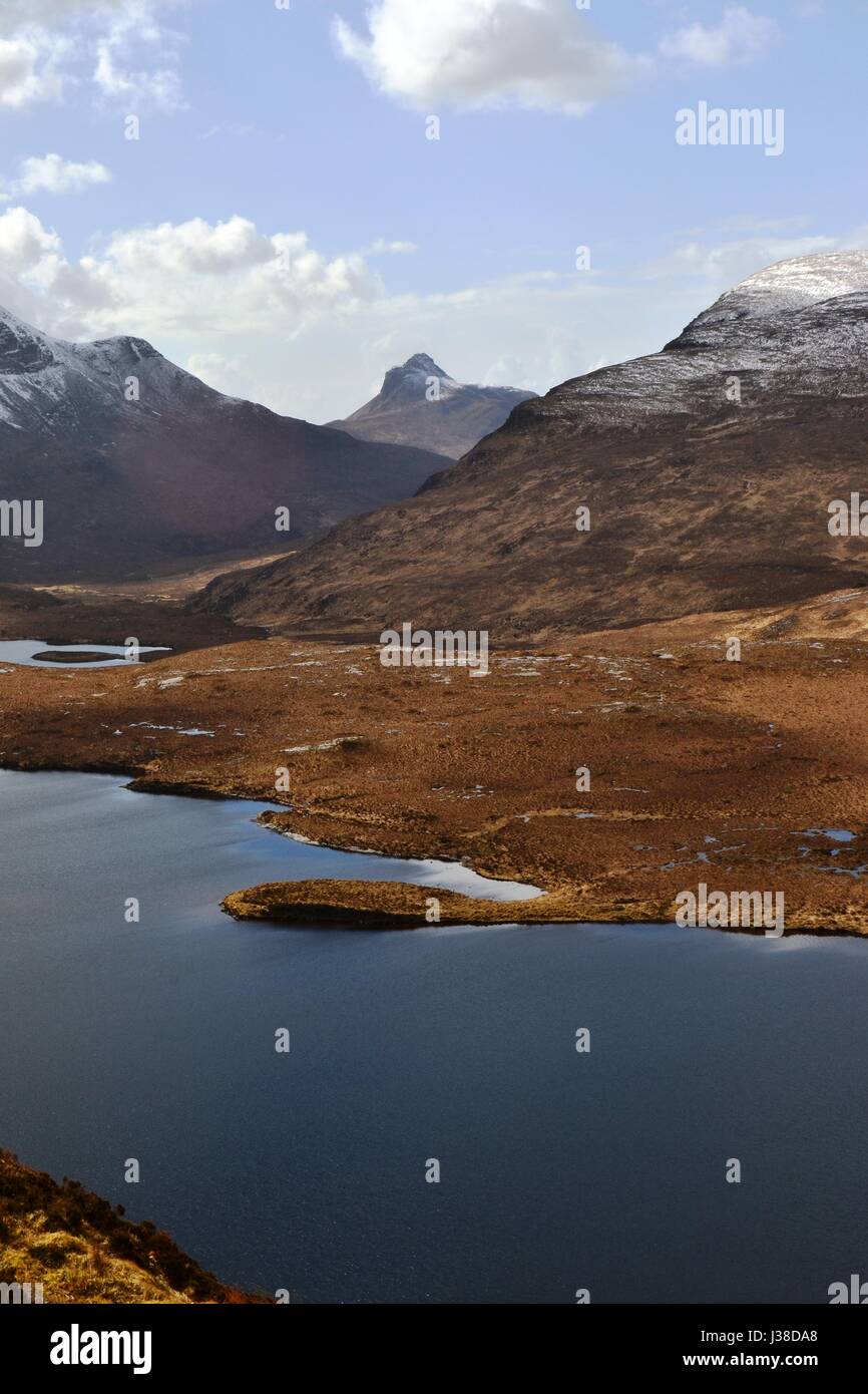 Loch drumrunie stac pollaidh hi-res stock photography and images - Alamy