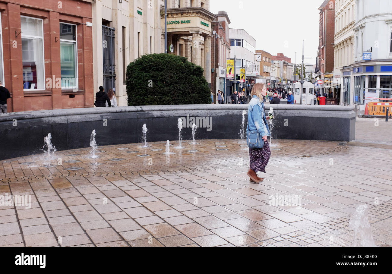Wolverhampton city centre hi-res stock photography and images - Alamy