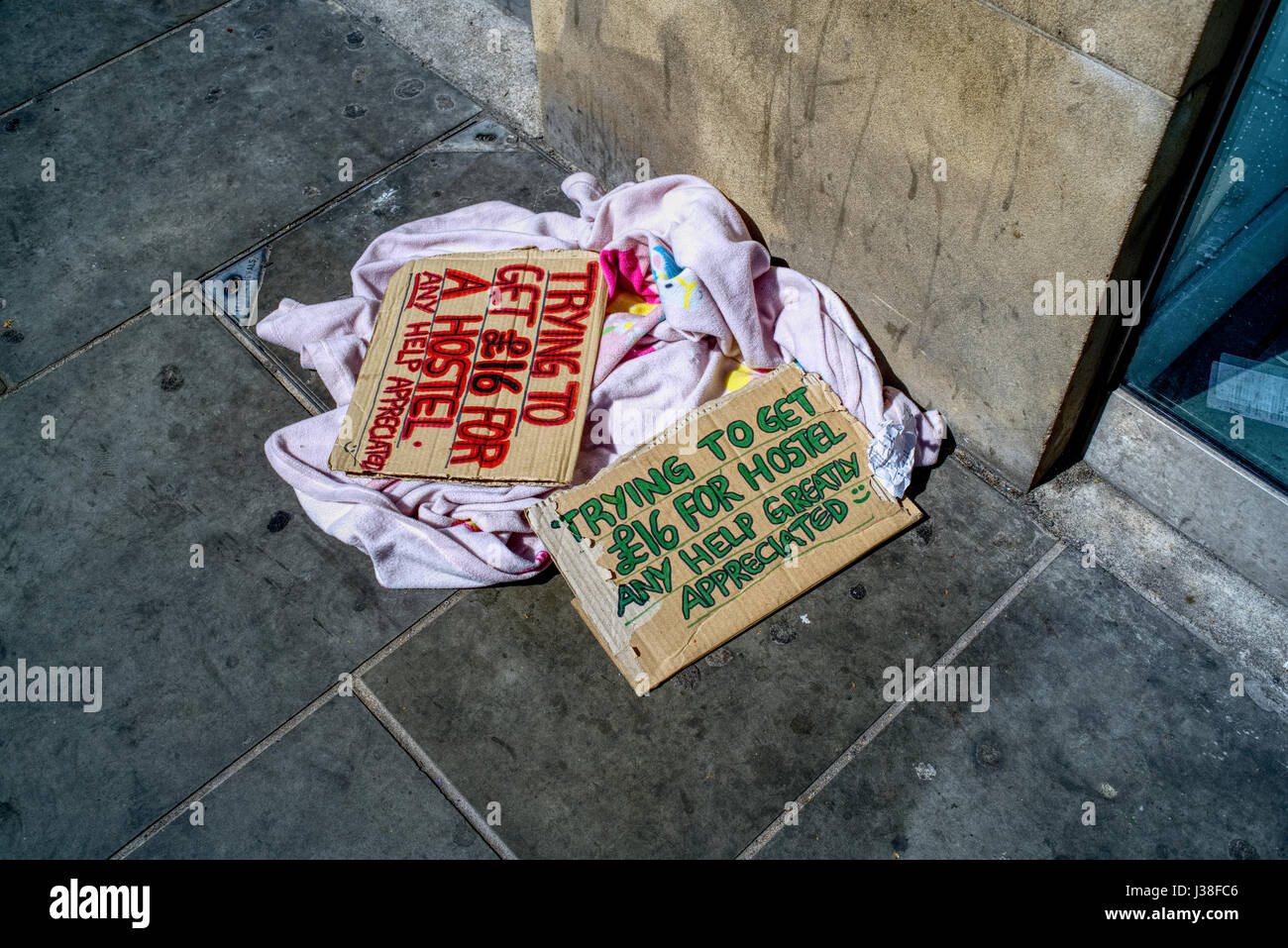 Homeless hostel building hi-res stock photography and images - Alamy