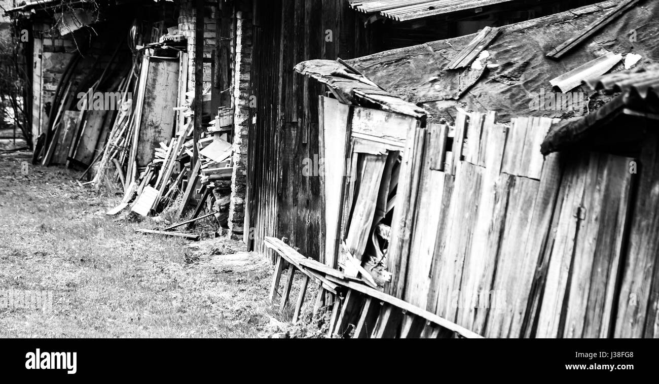 Broken shack hi-res stock photography and images - Alamy