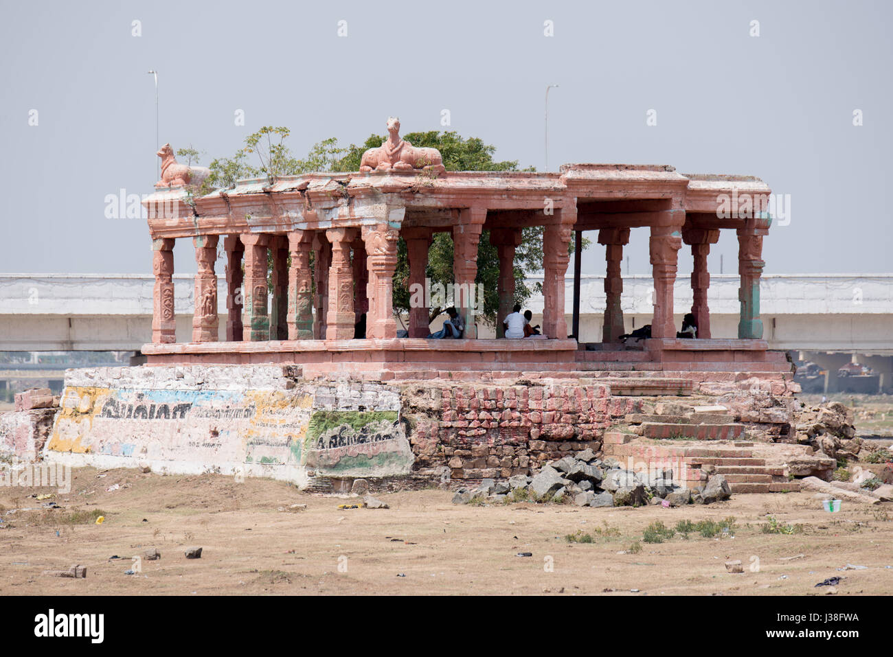 Shiva temple in Vaigai river in Madurai, India Stock Photo - Alamy
