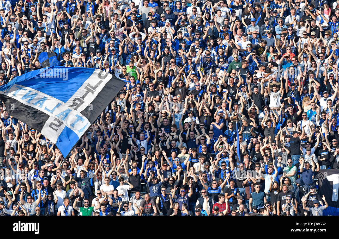 Atalanta's football fans cheering at the stadium, in Bergamo, Italy ...