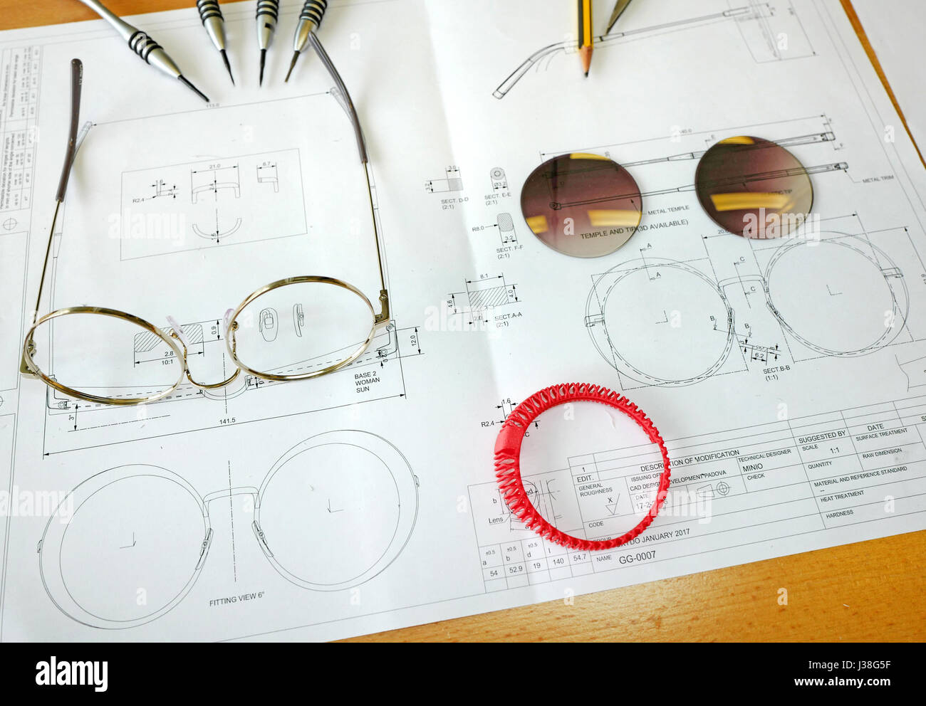Technical drawing table hi-res stock photography and images - Alamy