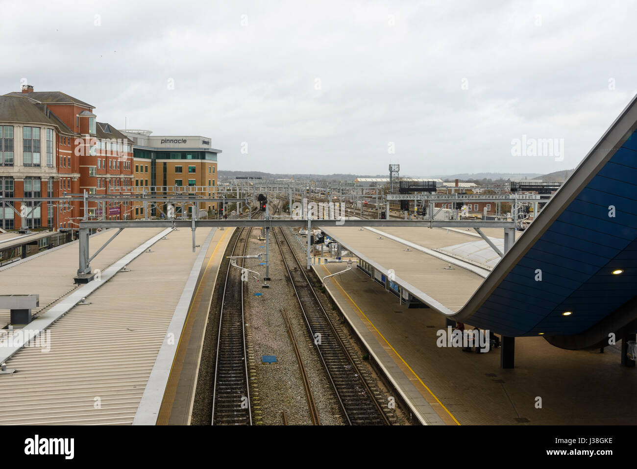 Reading railway station hi-res stock photography and images - Alamy
