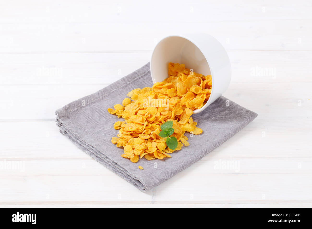 Spilt breakfast cereal hi-res stock photography and images - Alamy