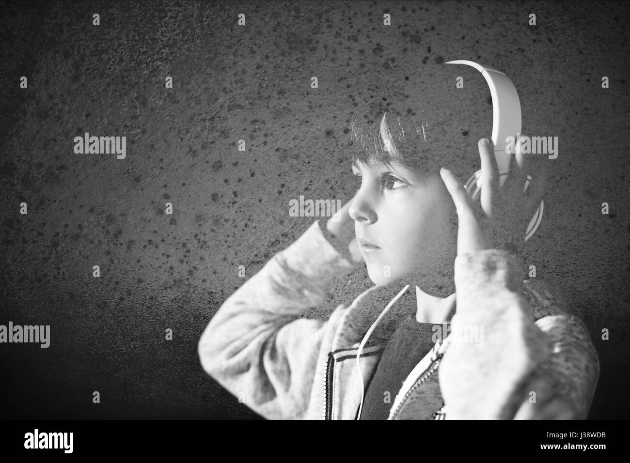 Phone internet explorer Black and White Stock Photos & Images - Alamy