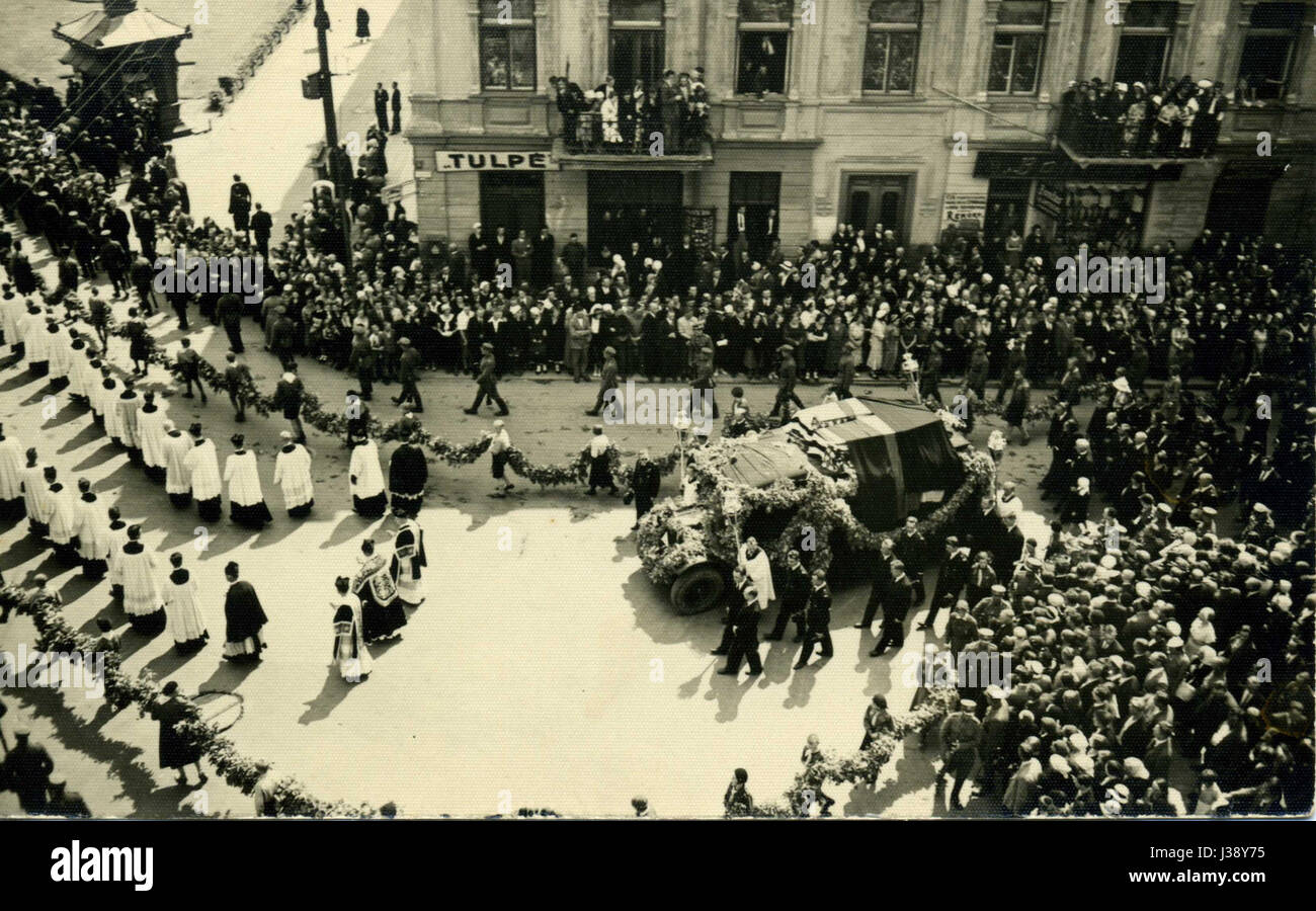 Lithuanian funeral tradition hi-res stock photography and images - Alamy