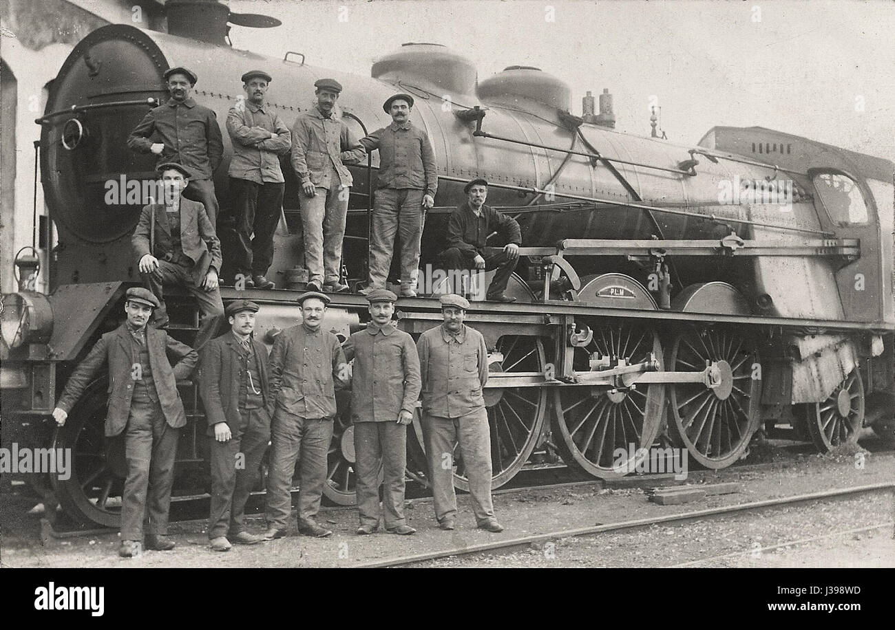 The Cheminots du PLM refers to the railway workers of the PLM (Paris ...