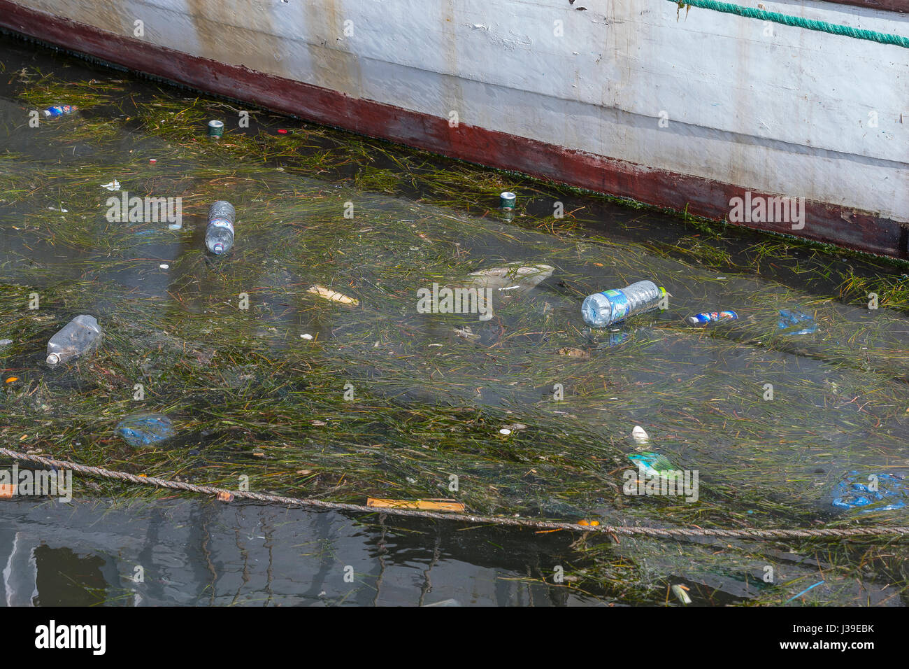 Ocean plastic pollution boat hi-res stock photography and images - Alamy
