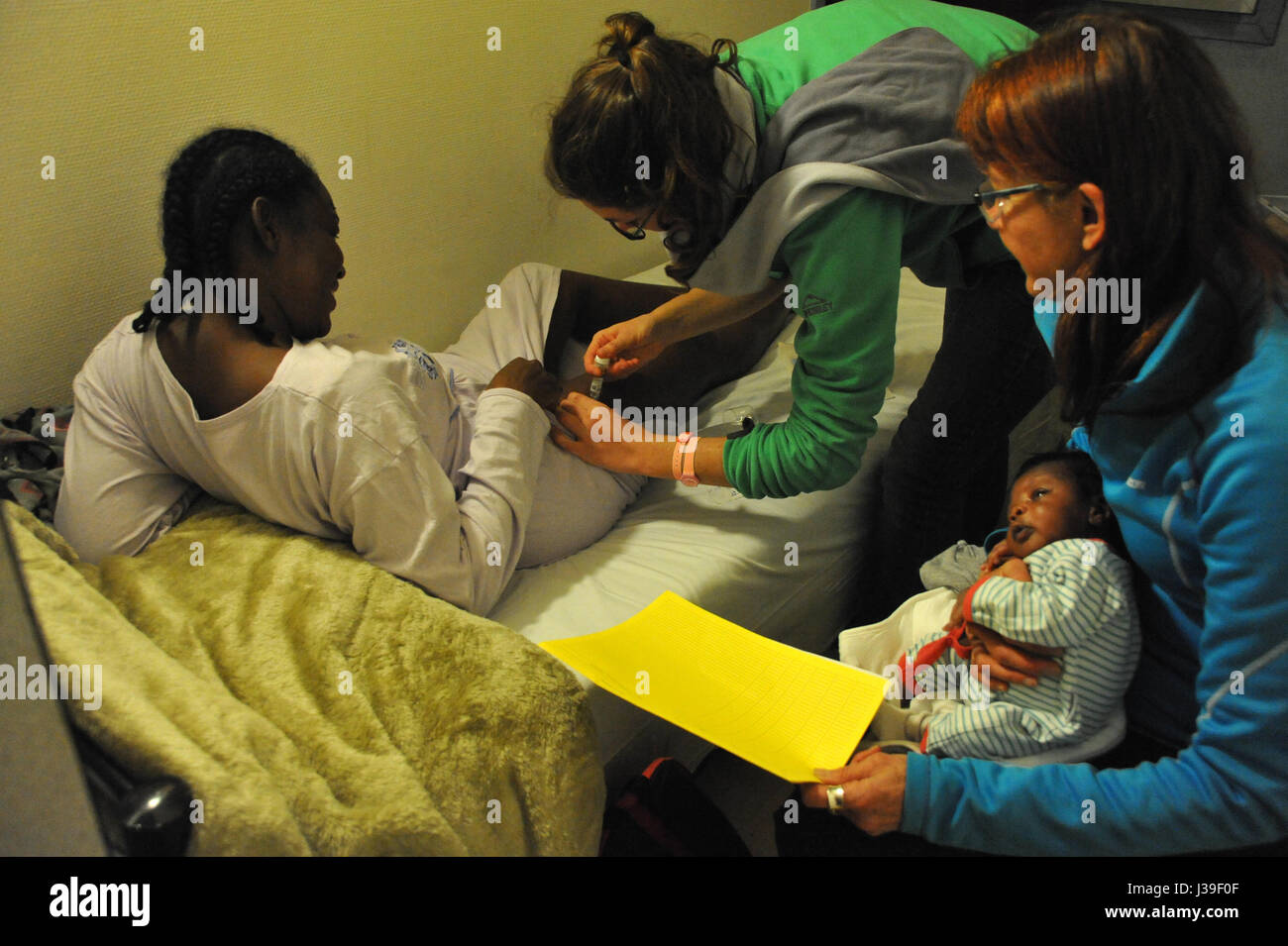 Reportage on volunteers with the french charity, gynecologists without ...