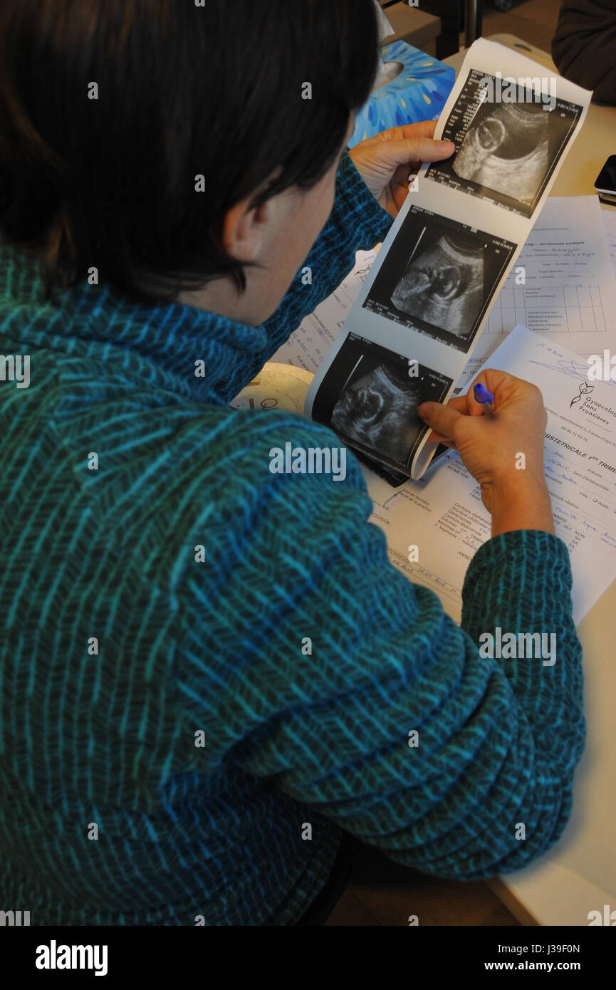 Gynecologist hi-res stock photography and images - Alamy